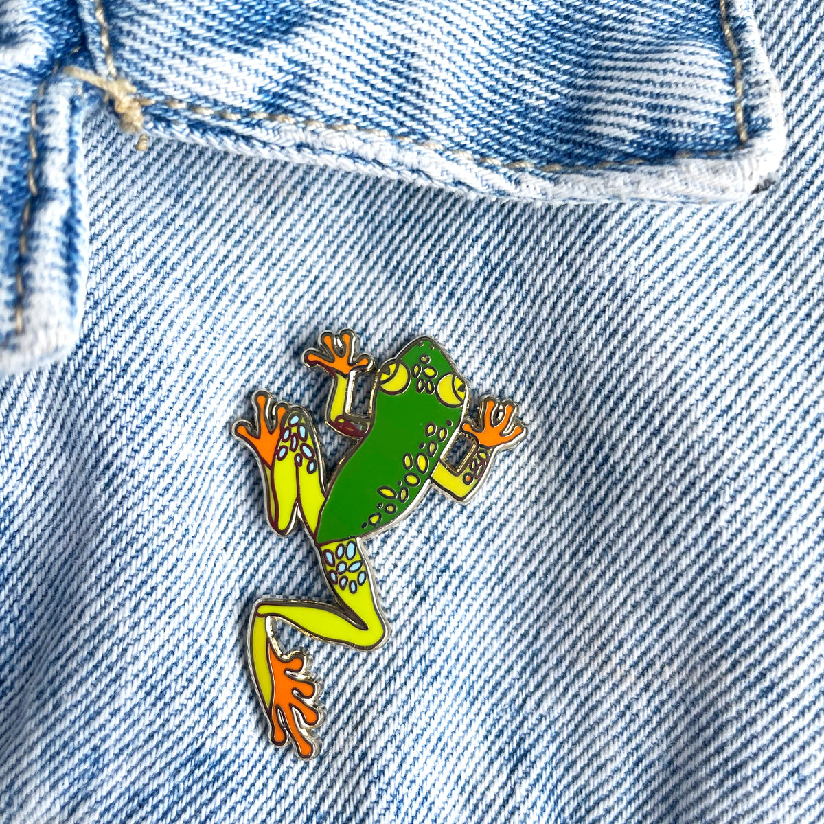 BPCO_GREENTREEFROGENAMELPIN2_1200x1200.jpg?v=1718278197